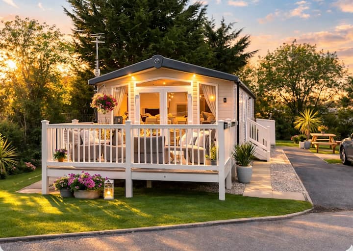 Hindley's Retreats @ Marton Mere, Blackpool. - Lytham St Annes