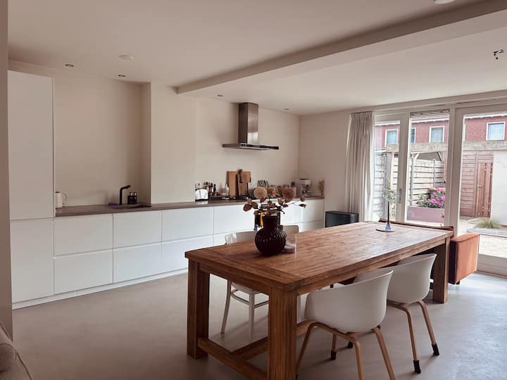 Rustige Woning Met Zonnige Tuin Nabij Centrum - Oosterhout