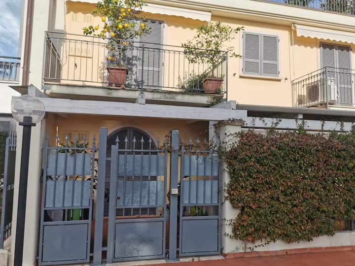 Mari E Monti - Carrara