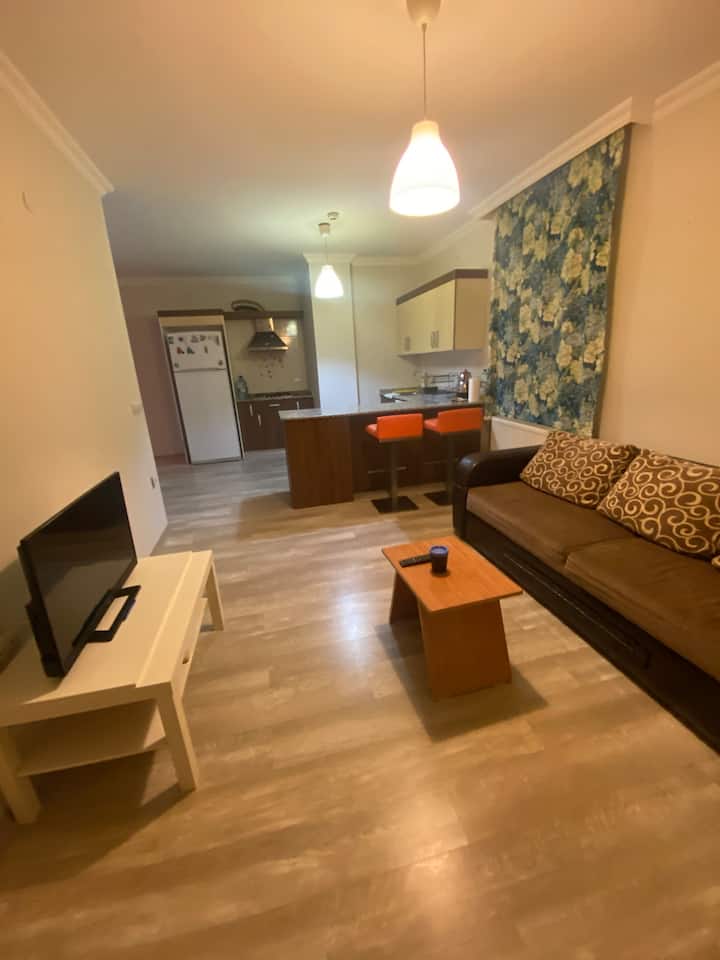 Ege Ve Yaşar üNiversite Yanı Site Içerisinde 1+1 - İzmir