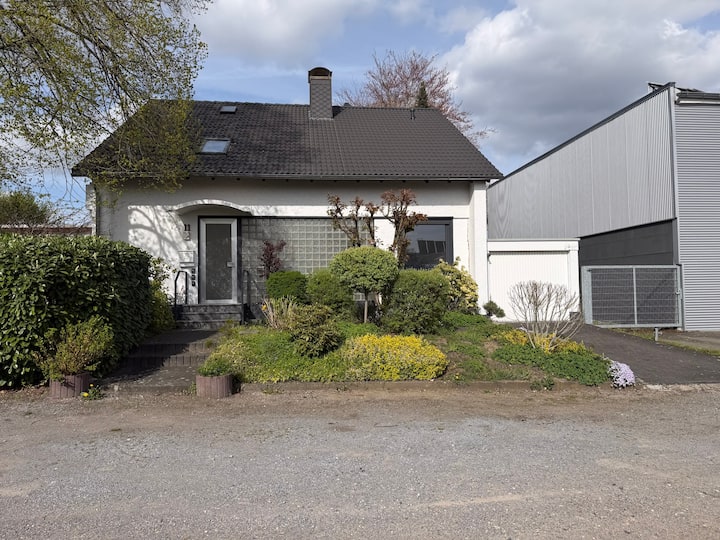 T&k Apartment - Solingen - 5 Rooms House - Wuppertal