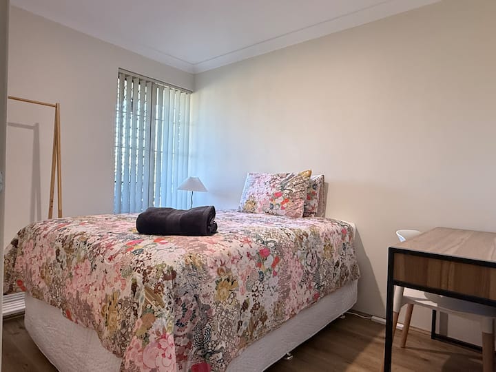 Al Cozy Double Room | Great Value Room 3 Thornlie - Australia