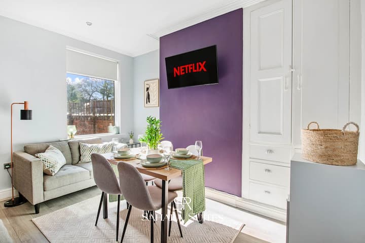Stylish 5bed Derby Home - Sleeps 10 - Free Parking - Derby