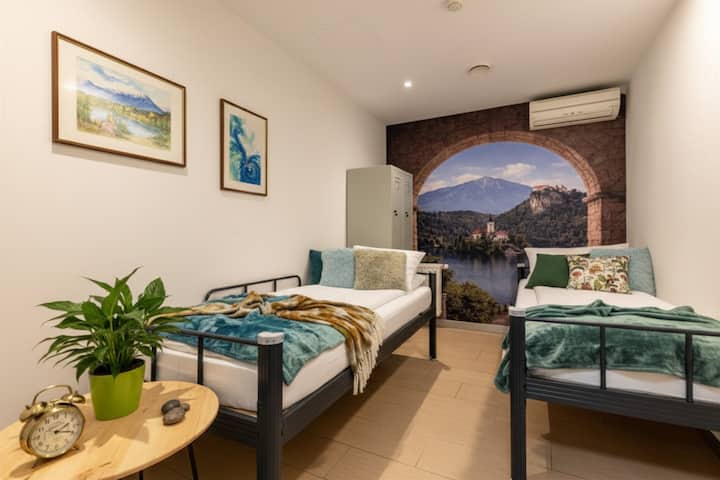 Twin Room With Shared Bath - Old Town Hostel - Kranj