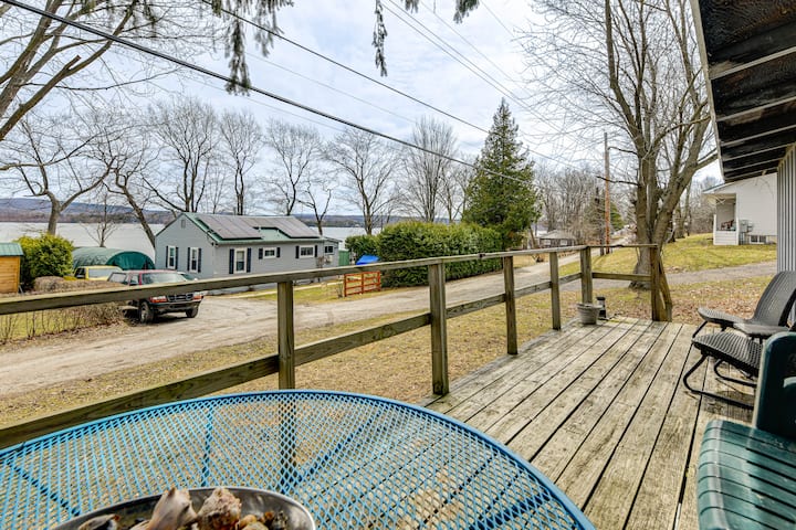 Steps To St Albans Bay! Basecamp W/ Grill - 조지아