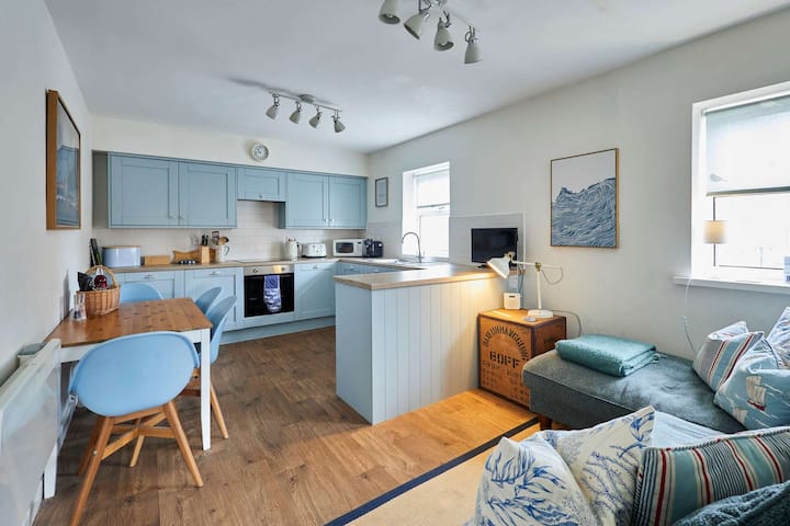 Host & Stay | The Bamburgh Bolthole - Bamburgh