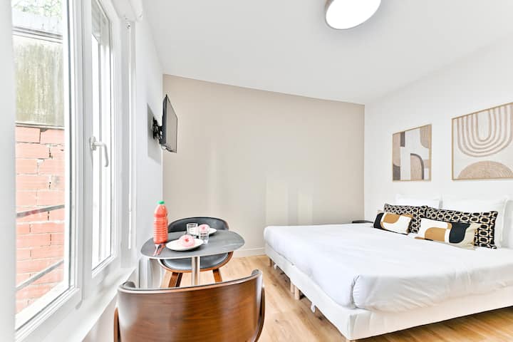 Petit Studio Paisible En Région Parisienne -Vii - Bois-Colombes