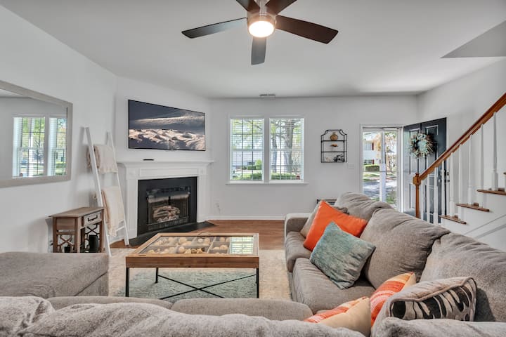 Comfortable 3br Home W/ Fireplace & Quiet Area - Cary, NC