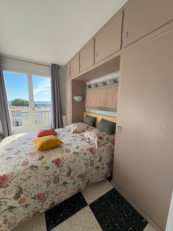 Appartement Vue Mer Dans Une Résidence Calme - Bandol