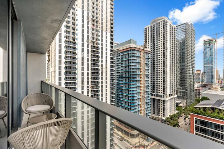 Heart Of Downtown Condo Walk To Bayside - Miami, FL