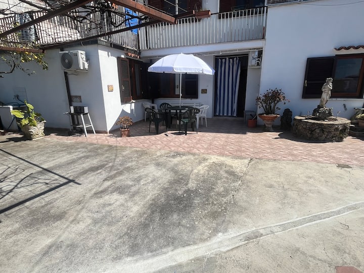 Intera Casa Con Giardino, Vista Mare E Montagna - Tortora Marina