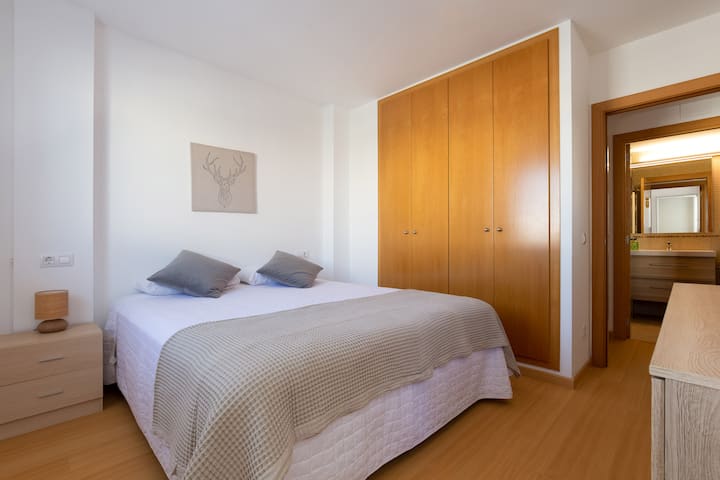 Bonito Apartamento Con Piscina Y Vistas Al Canal. - Roses