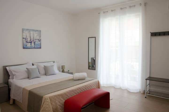 3br Apartment For 8 | 2 Baths•near Beach•elevator - Pozzallo