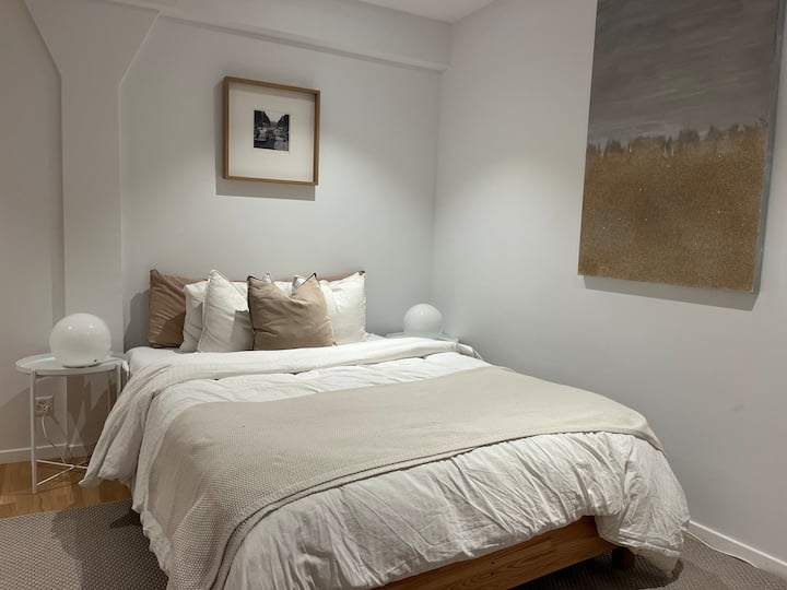 Elevated Space In The Popular Seefeld District - Zurich, Switzerland