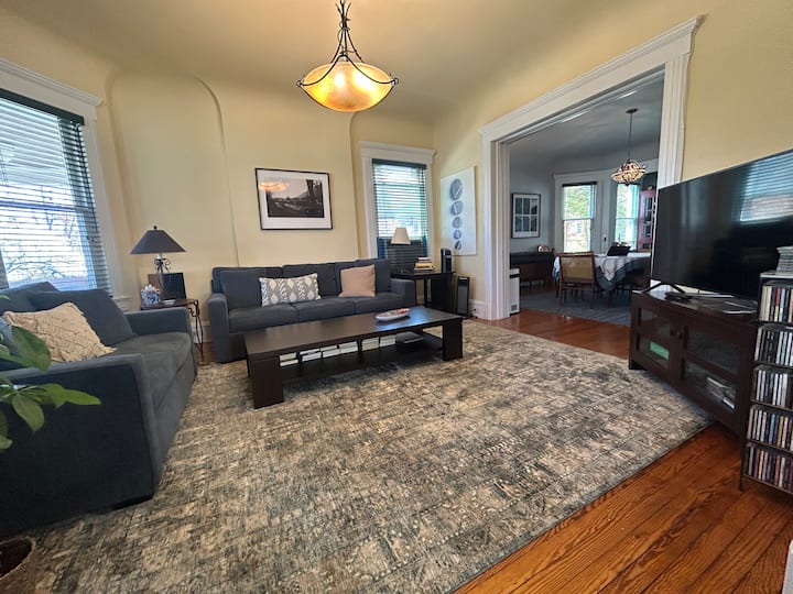 Comfy Home Minutes From Nyc Train And Metlife - Montclair, NJ