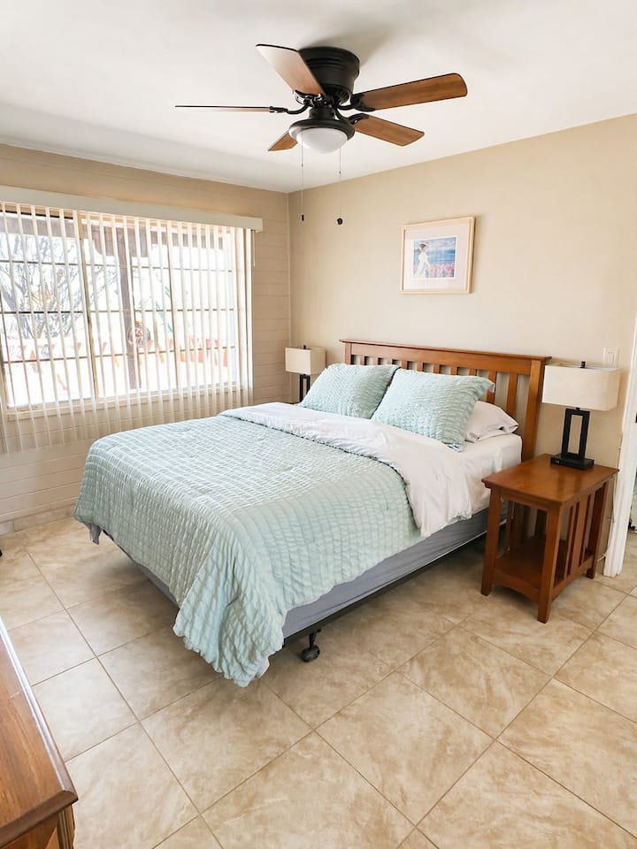 New Desert Bloom Hideaway - Green Valley