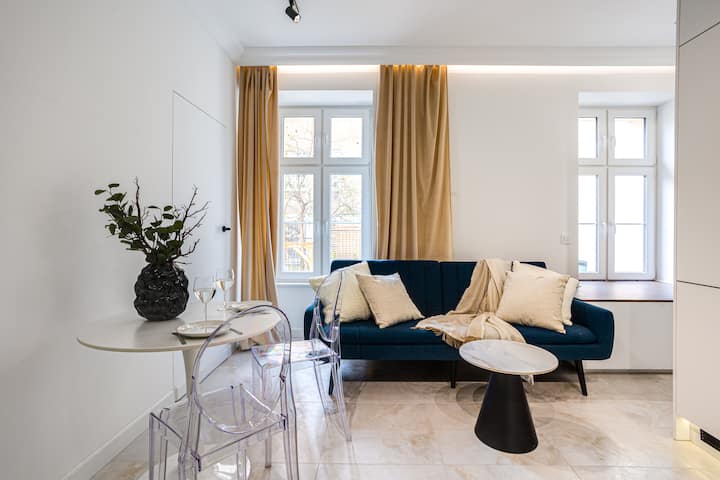 Garbary 62: Nowoczesne Studio W Kamienicy - Poznań