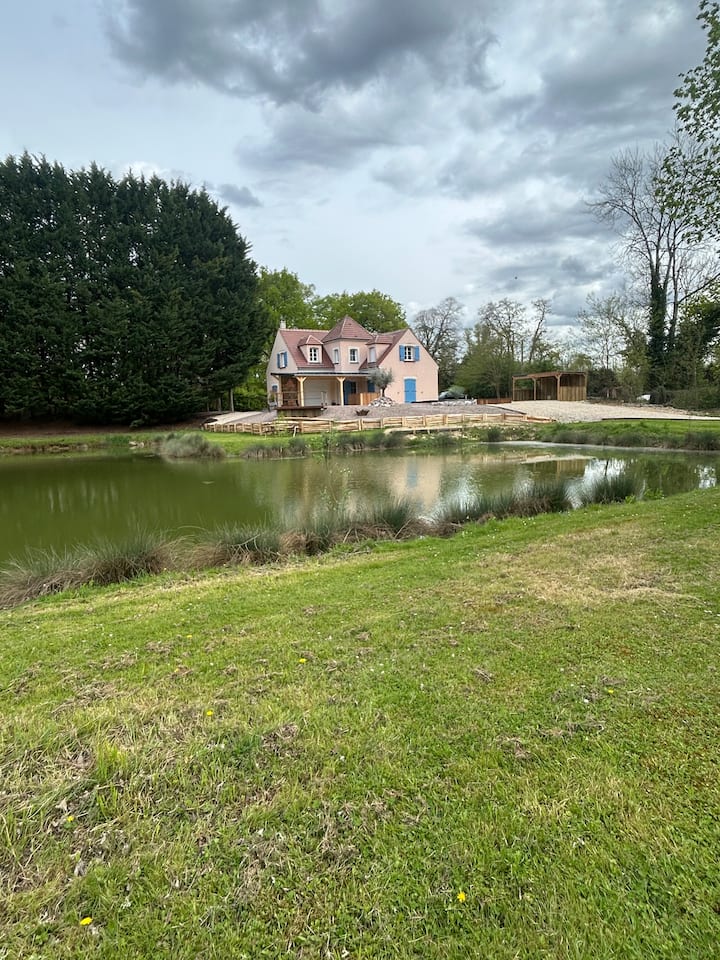 Les Rives Du Saulce -Etang & Spa - Auxerre