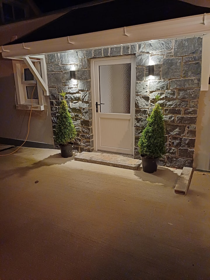 Sleepy Hollow,
             Studio Apartment - Donegal