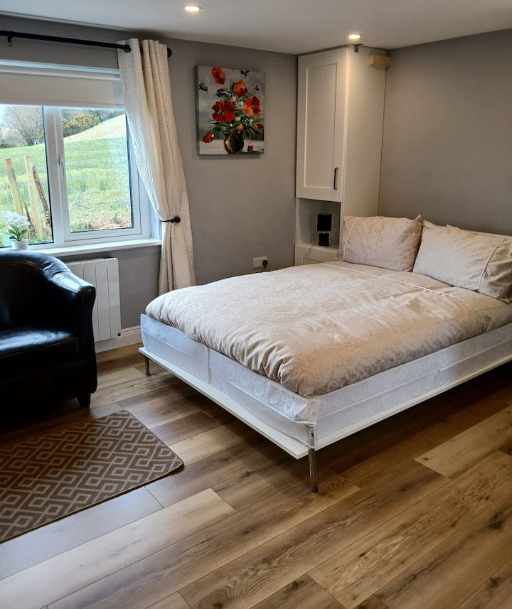 Sleepyhollow
Studio Apartment
Minimum 2nights Stay - Donegal