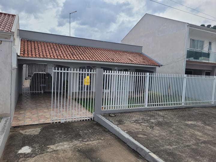 Curitibana House: Tranquila C/ Garagem! - Curitiba