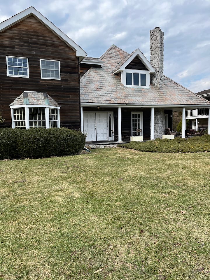 Three Bedroom House In Peaceful Jamesport. - Palmer Vineyards, Riverhead