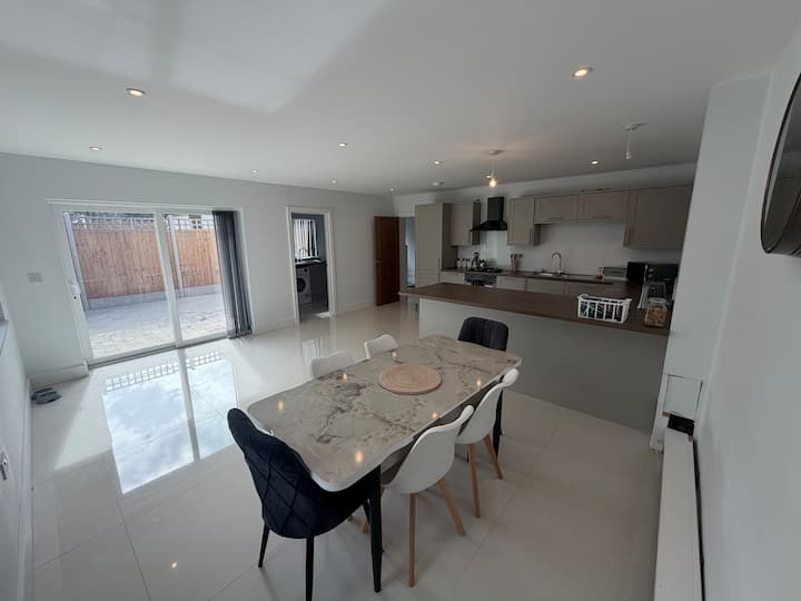 Luxury Spacious Homes•free Parking 10+private - Bracknell