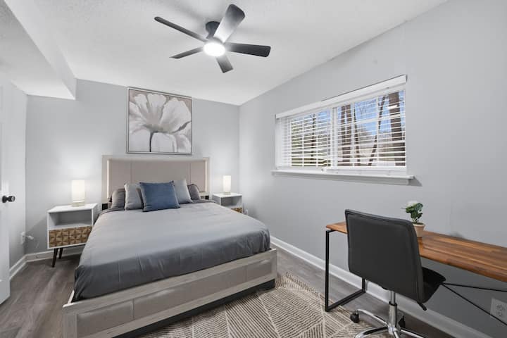 Stylish Retreat Minutes From Downtown Durham Fun - Durham, NC