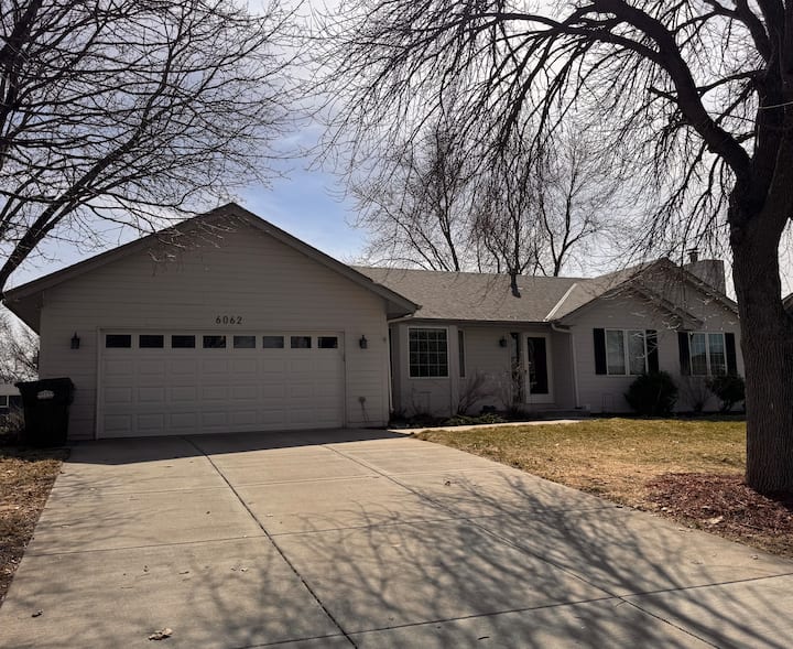 Short Term Rental Housing For Professionals Or Ins - Farmington, MN