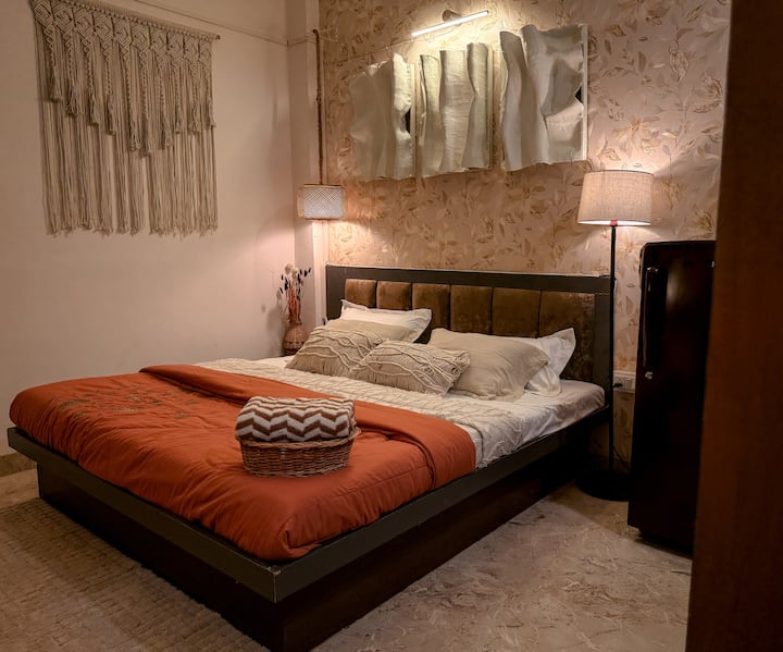 Modern Motion | Luxe 1rk Studio | Ac, Tv, Wi-fi - Indore