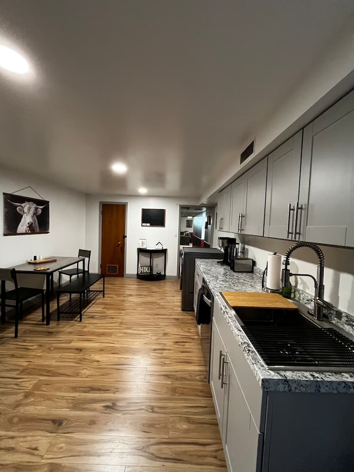 Cozy Central Location Parking/dog Friendly - Billings, MT