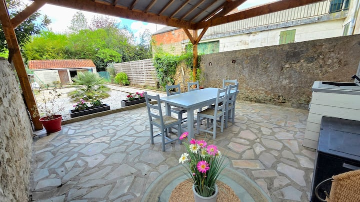 Maison De Ville Proche Gare, Piscine, Centre-ville - Montmorillon