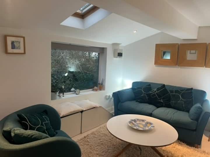 Cosy Coach House On Barry Island - Barry