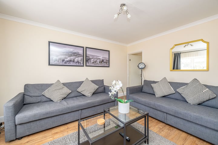 Cosy | Sleeps 7 | Leisure & Contractors - Stafford (UK)