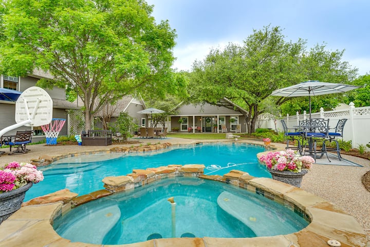 ‘Backyard Bungalow’ W/ Shared Pool & Spa In Argyle - 덴턴