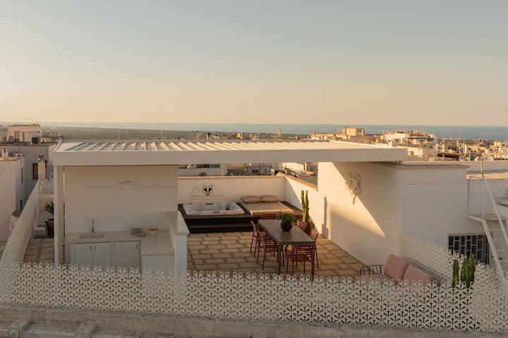 [Ostuni] Sea-view & Jacuzzi* Terrace Palazzo - Ostuni