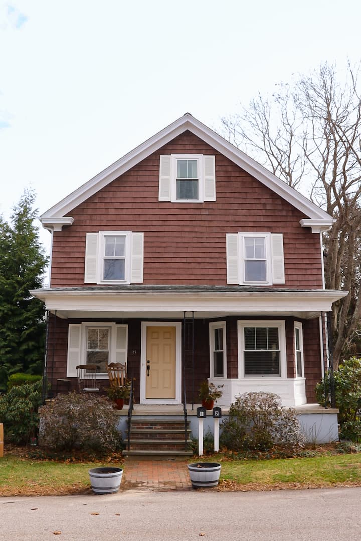 Ukrainian Coastal Getaway, World Cup (35 Mi) - Warwick, RI