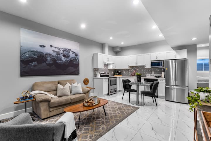 Willoughby Mdrn 2 Bdrm | Sleeps 6 | Prime Location - 랭글리