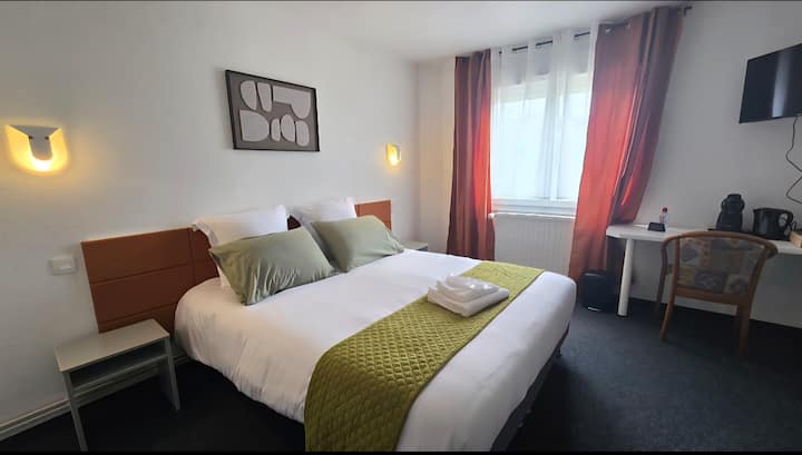 Chambre 5 Type Hôtel Avec Sdb Privée - Vittel