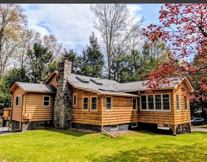 Great Bear Cabin - Historic Site of the 1969 Woodstock Festival