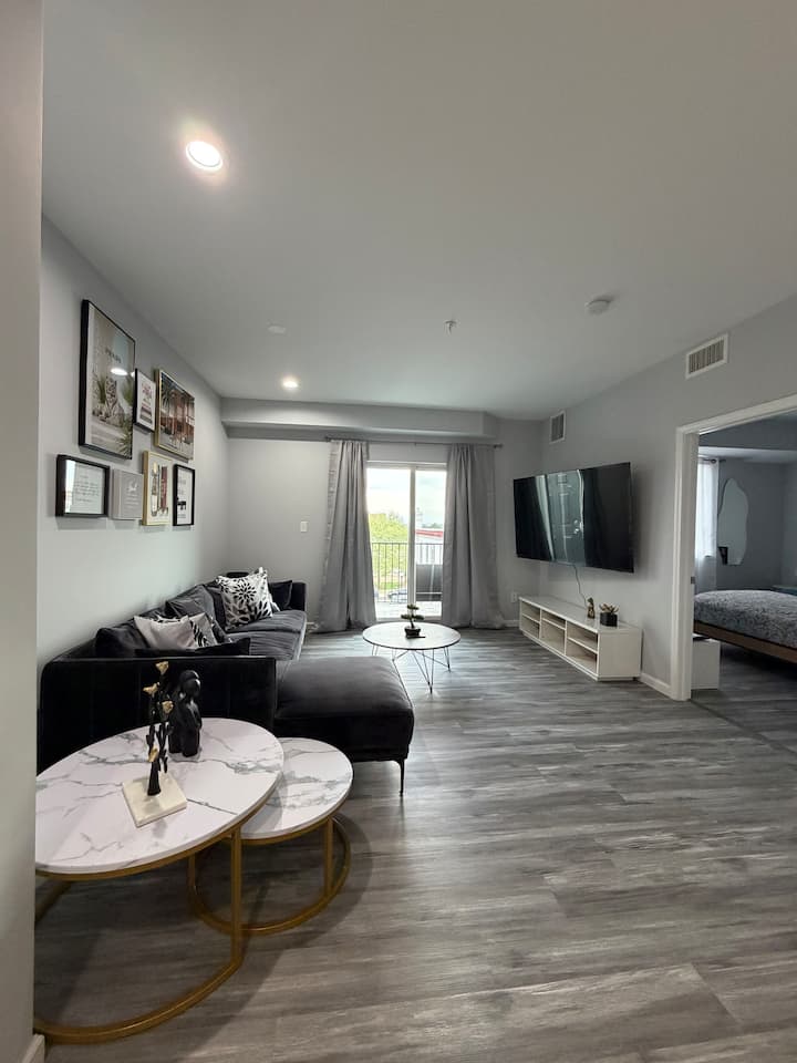 40 Min To Dc And Next To Train Station - Manassas, VA