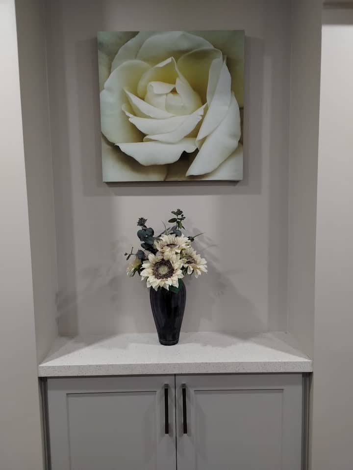 1 Bedroom Bright B/ment Apt. Double Bed For 2. - Ajax