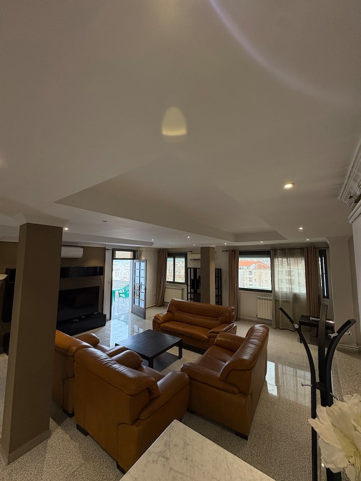 Appartement 200 M² 3 Chambres - Tizi Ouzou