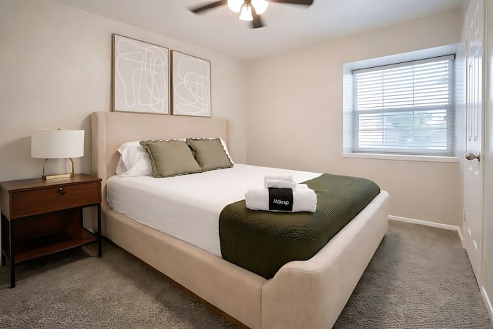 Stunning Stylish 3br Townhome W/ Pool @ A+location - Lake Texoma