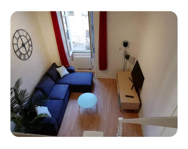 Charmant T1 Avec Mezzanine Au Cœur De Nantes - Nantes