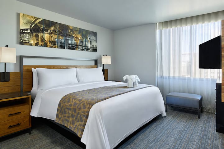 Comfortable King Suite Near Top Attractions - San Diego, CA