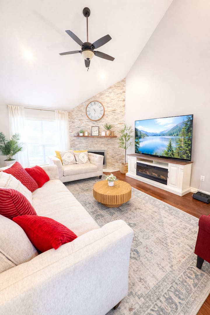 The Meadow Spacious Home Gameroom Arcade Sleeps12 - Stafford, TX