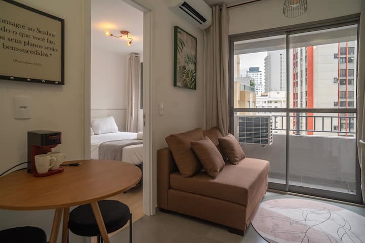 Belo Apartamento Na Av. Santo Amaro - Brazil