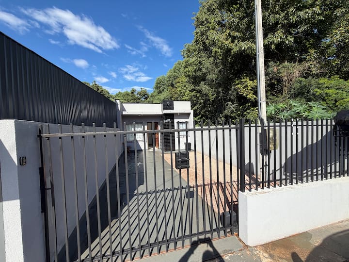 2 Quartos Completo Wi-fi+garagem+ótima Localização - Ponta Grossa