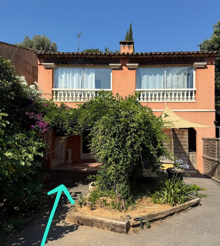 Appartement Avec Jardinet Proche Mer - Sainte-Maxime